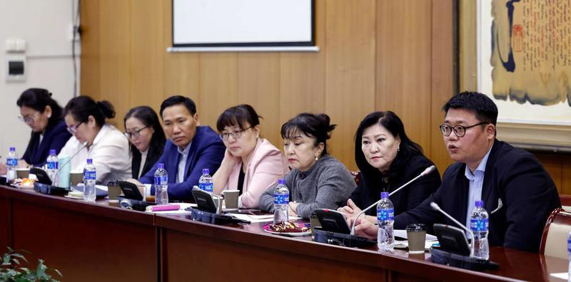 Эрхтэн эд эс шилжүүлэн суулгах тухай хуулийн төслийн ээлжит хэлэлцүүлэг зохион байгууллаа