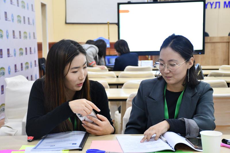 СУРГАГЧ БАГШ БЭЛТГЭХ СУРГАЛТ БОЛЖ БАЙНА Эрүүл мэндийн хөгжлийн төв